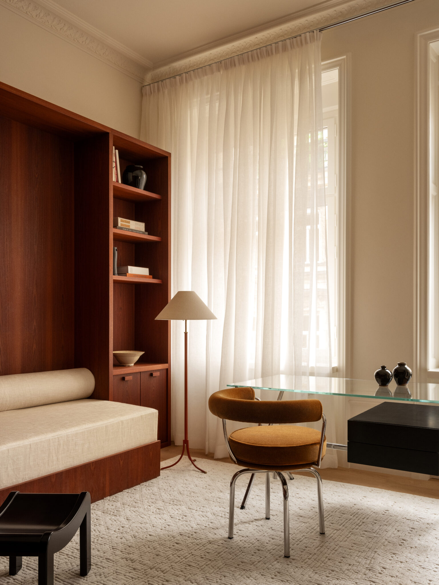 Studio Escapist: Quiet Grandeur in an Östermalm Apartment – Inattendu